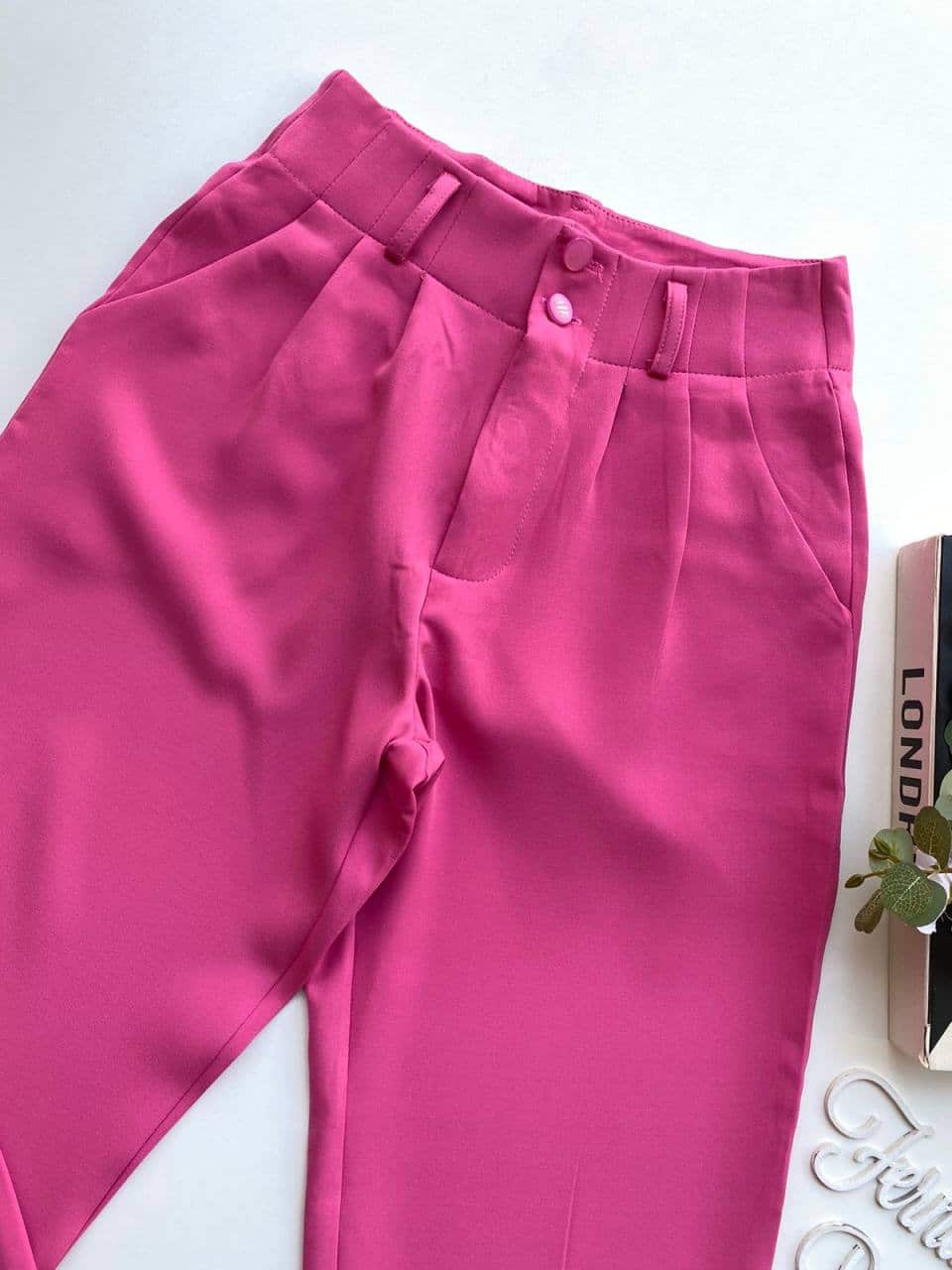 Calça Feminina Alice 2 Botões Preta | Fernanda Ramos Store Calça Feminina Alice 2 Botões Preta | Fernanda Ramos Store